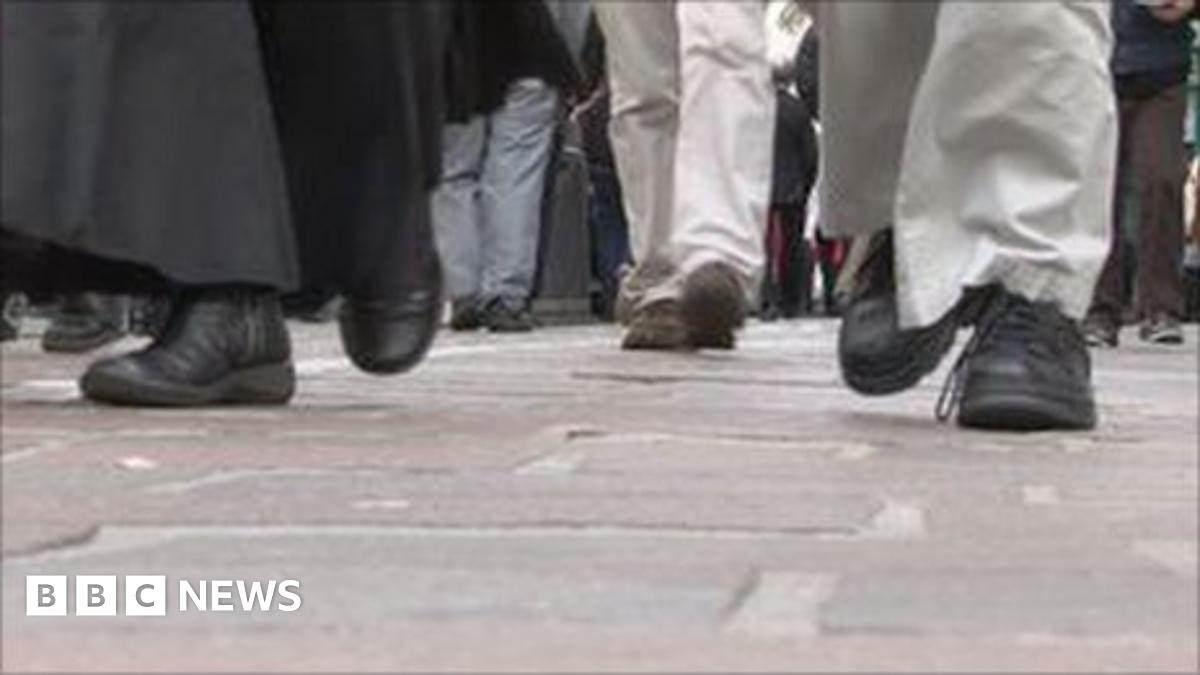 Jersey language of Jerriais 'not dead, despite claims' - BBC News