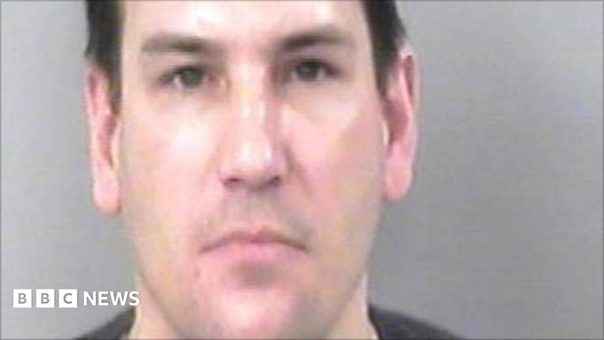 Loughborough street stabbing killer jailed for life - BBC News