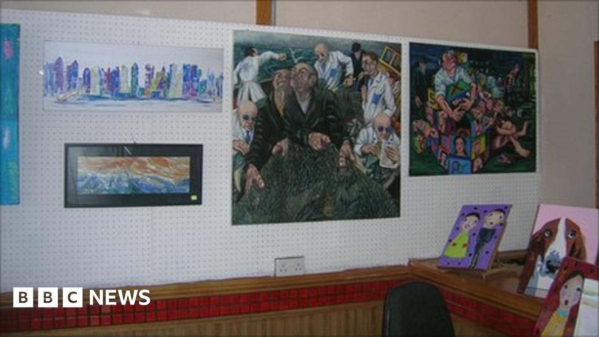 Colwyn Bay's former KFC becomes art gallery - BBC News
