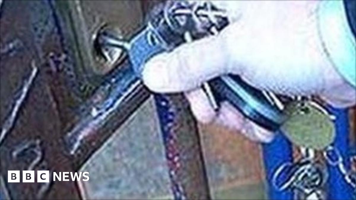 Jake Hardy death: Investigation after inmate found hanging - BBC News