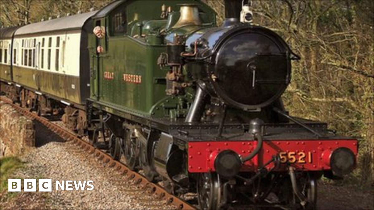 Steam engine returns to Cornwall for the summer - BBC News