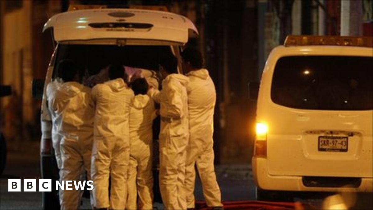 Ten decapitated bodies found in Torreon, Mexico - BBC News
