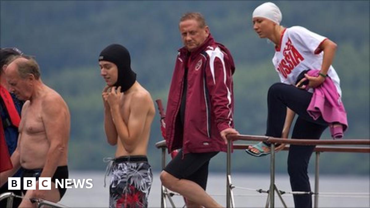 Hearts owner Vladimir Romanov in Loch Ness swim - BBC News