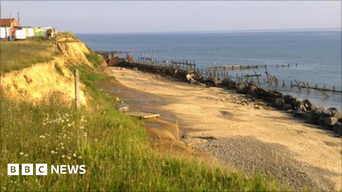 Happisburgh beach and cliff-top improvement work begins - BBC News