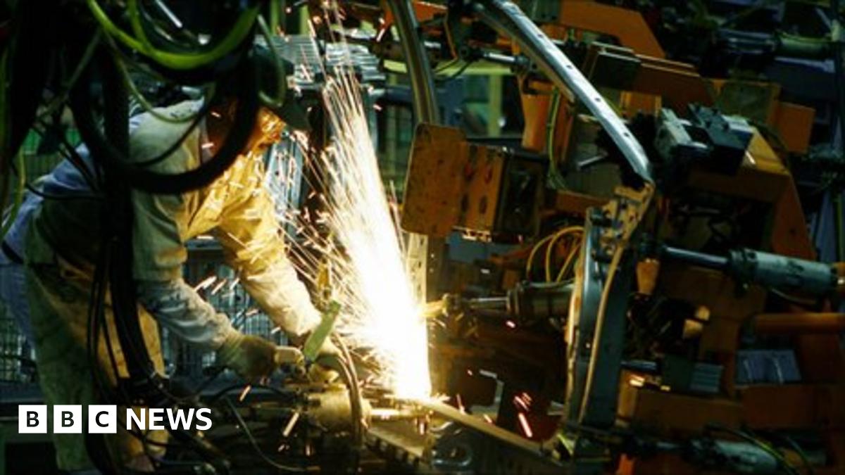 India factory output falls 5.1% - BBC News