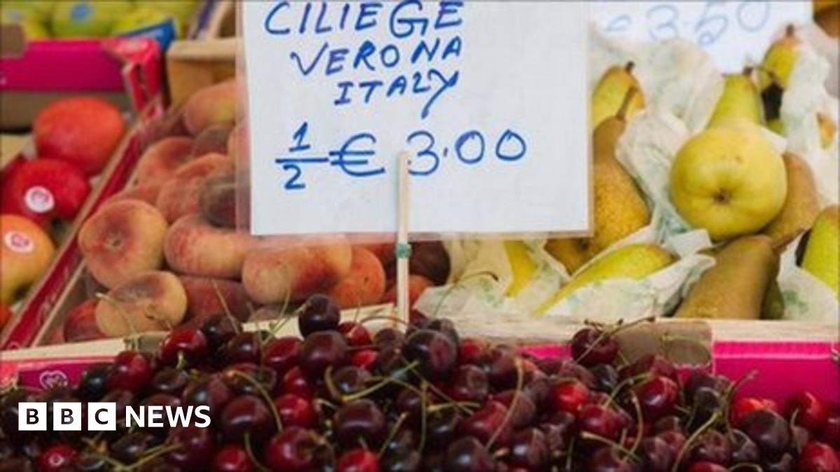 Italian debt crisis: Your stories - BBC News