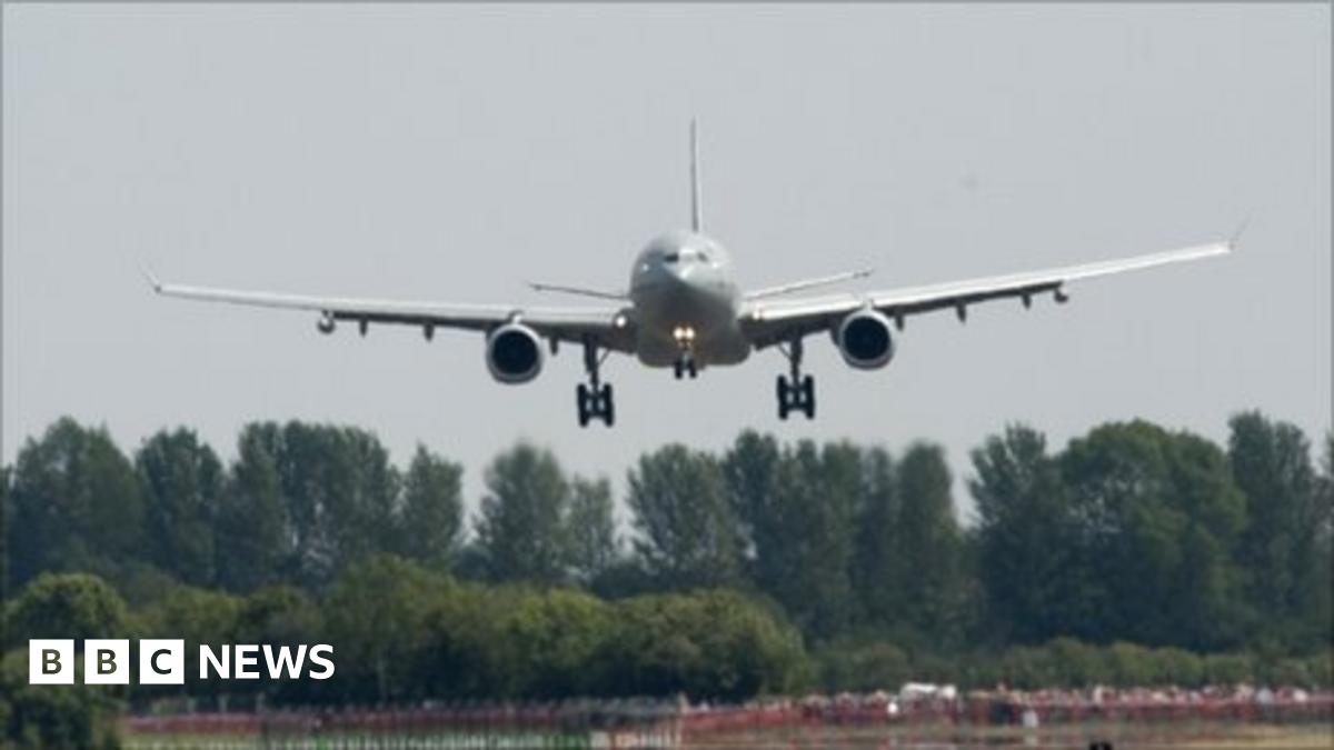 RAF's largest aircraft Voyager officially unveiled - BBC News