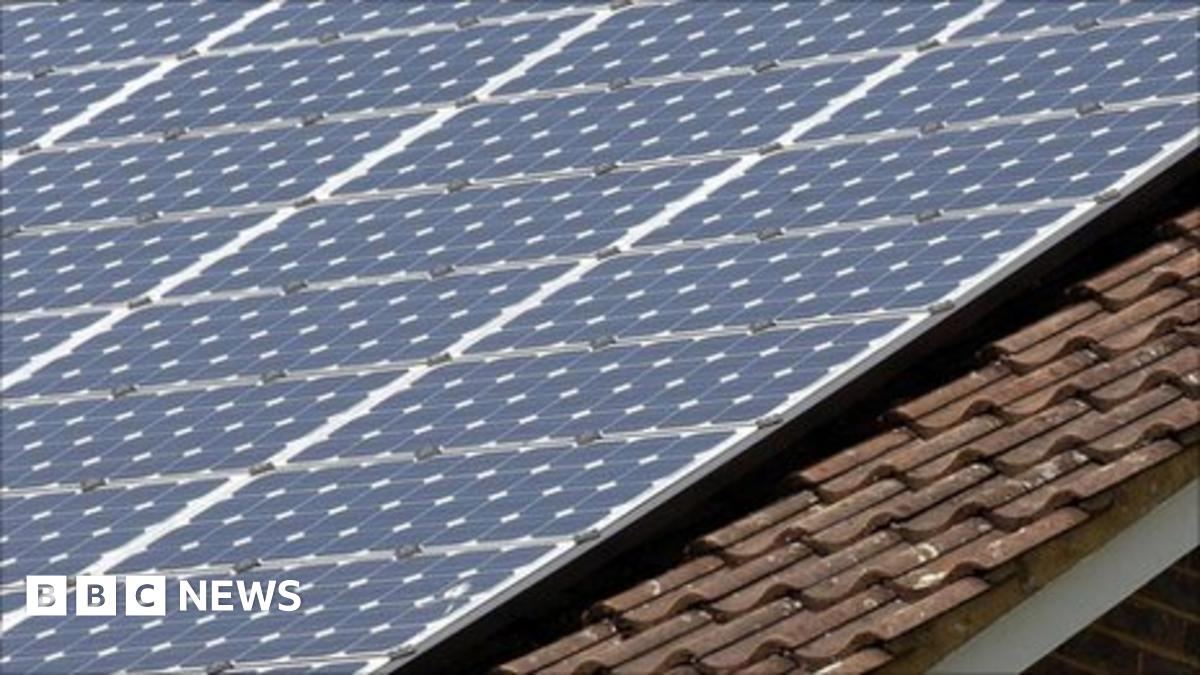 'Largest' solar power scheme starts in Peterborough - BBC News