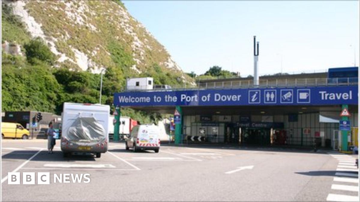 Dover port plea for Roundhill Tunnel bridge to reopen - BBC News