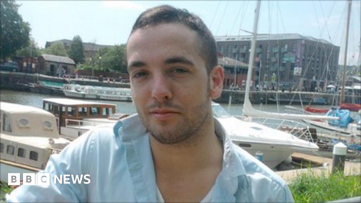 Tribute to Ian Hamilton, found dead near Pontllanfraith - BBC News