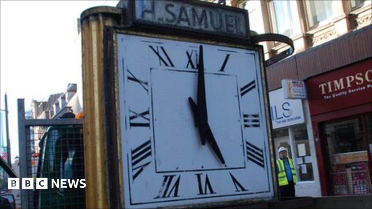 Cardiff landmark clock in St Mary Street to be restored - BBC News