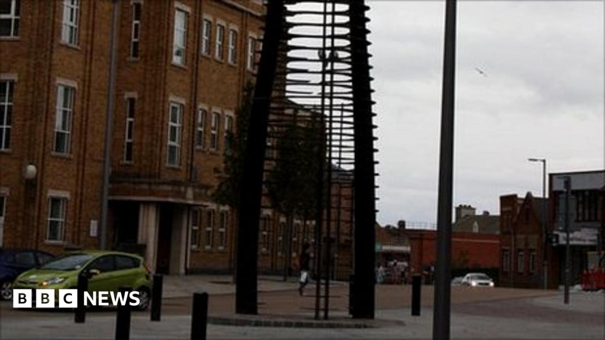 Gloucester's Kyneburgh Tower marks project's completion - BBC News