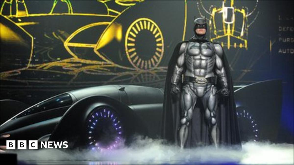 Batman Live show on track after crash - BBC News