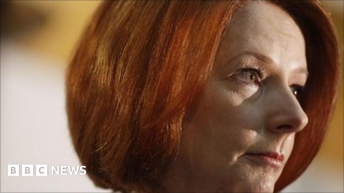 Australia plans media inquiry after UK hacking scandal - BBC News