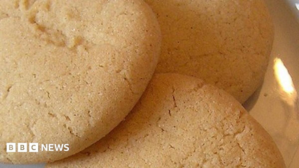 Businessman reintroduces Grantham gingerbread - BBC News
