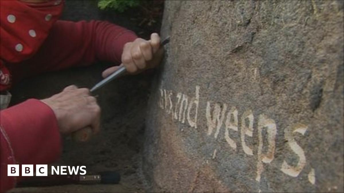 Poems carved into the Yorkshire moors - BBC News