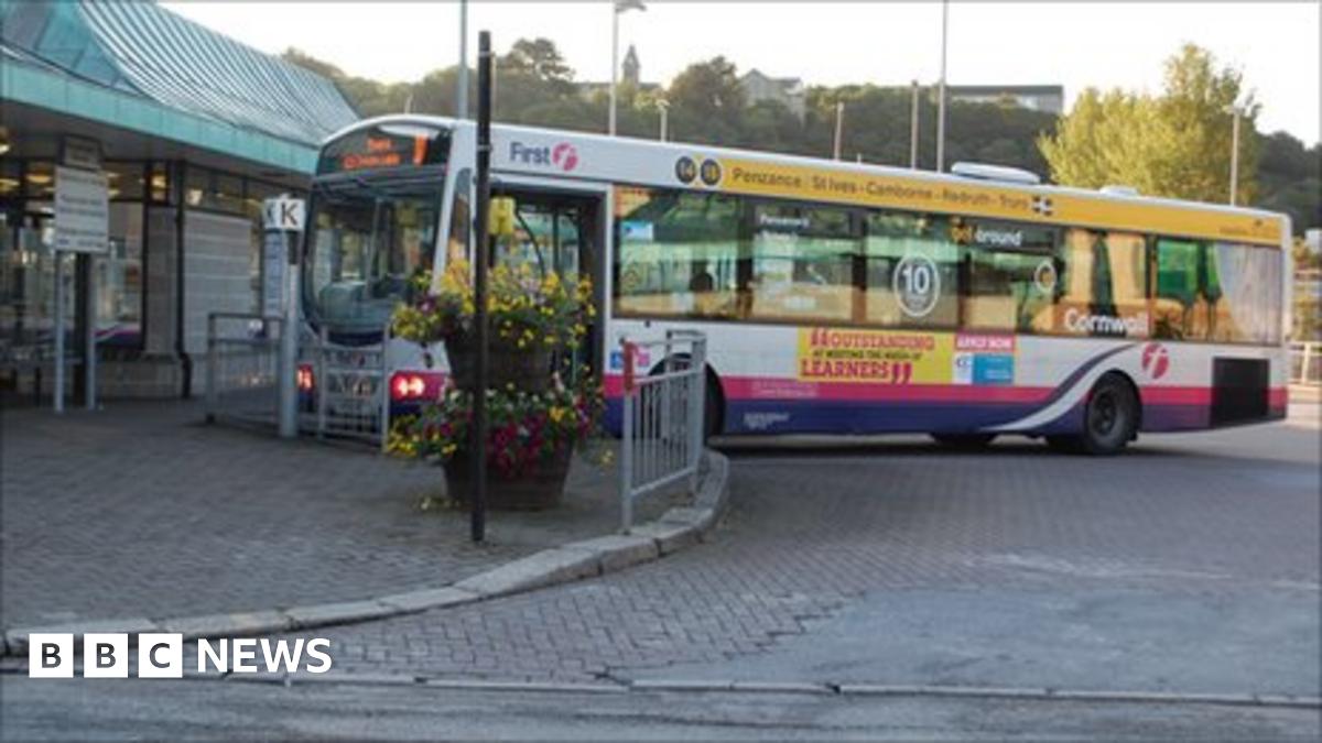 Council approves £2.4m for Cornwall subsidised bus routes - BBC News