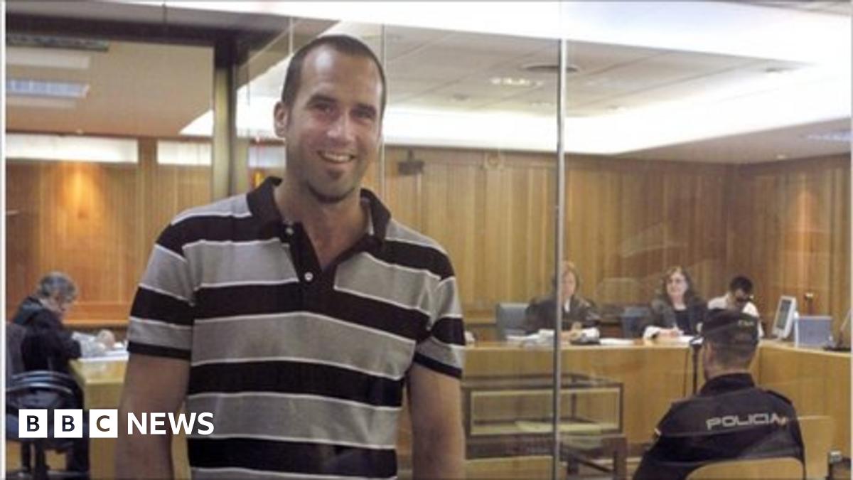 Spain jails Basque Eta leader for 377 years - BBC News