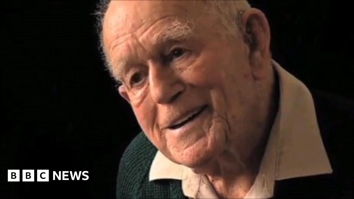 Claude Choules: Campaign for Pershore war veteran memorial - BBC News