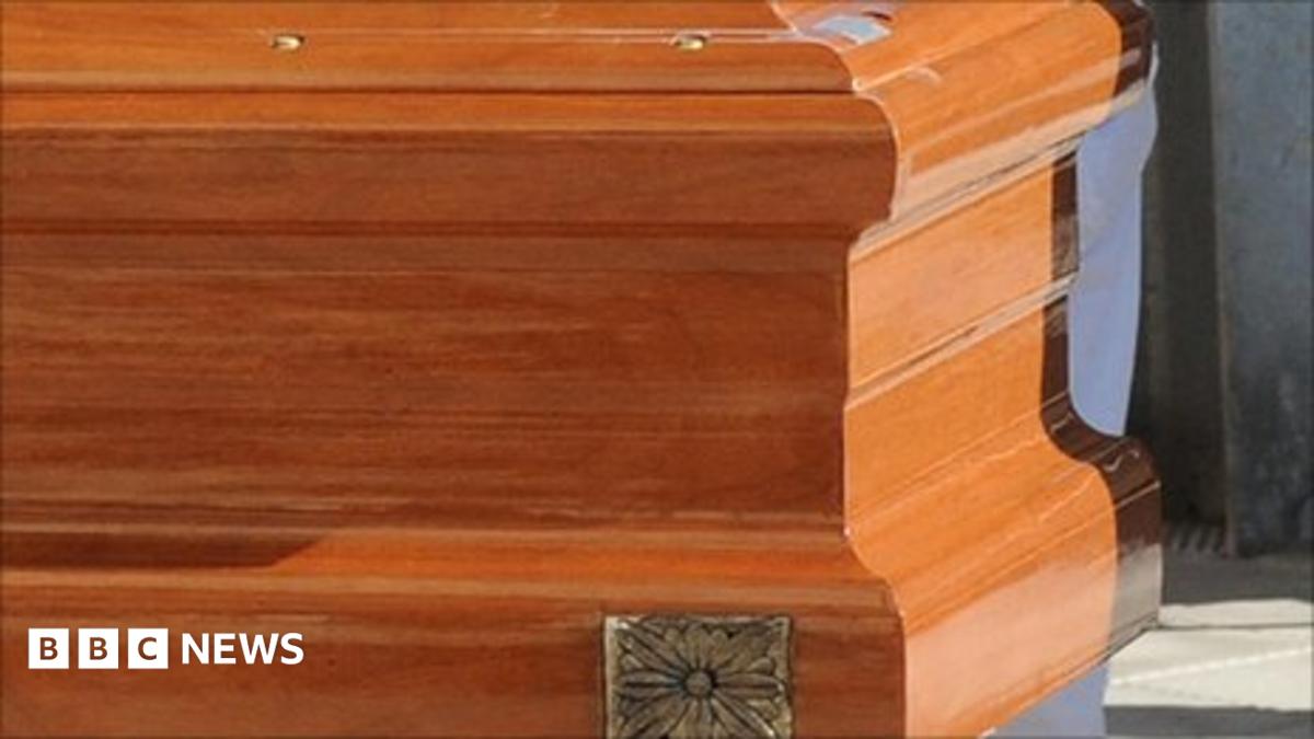 South Africa: 'Dead man' wakes up inside morgue - BBC News