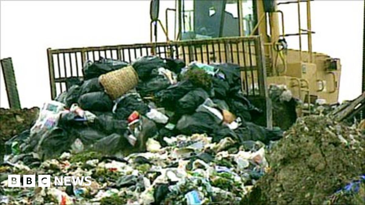 Perth and Kinross Council makes landfill cut pledge - BBC News