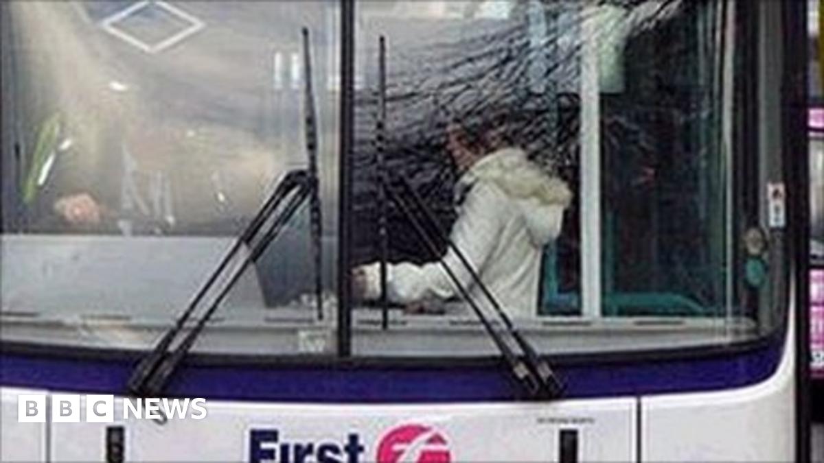 First Bus ticket prices to increase in Cornwall - BBC News