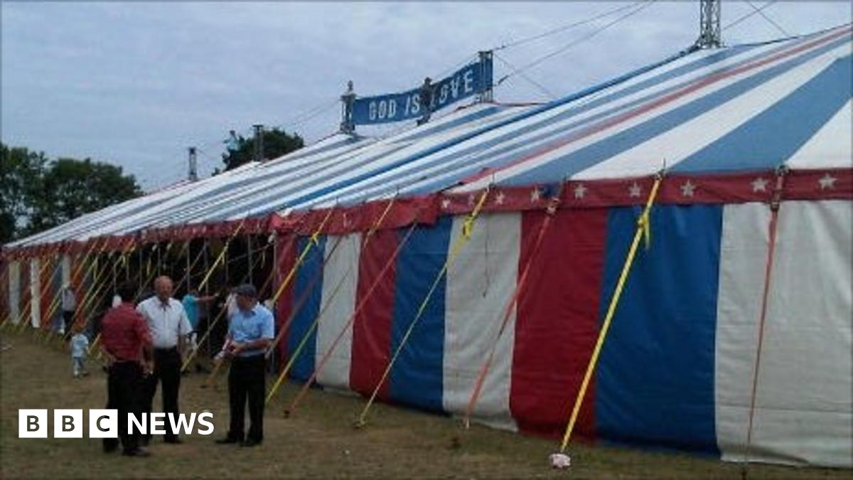 Assurance given over Christian Gypsy festival in Essex - BBC News