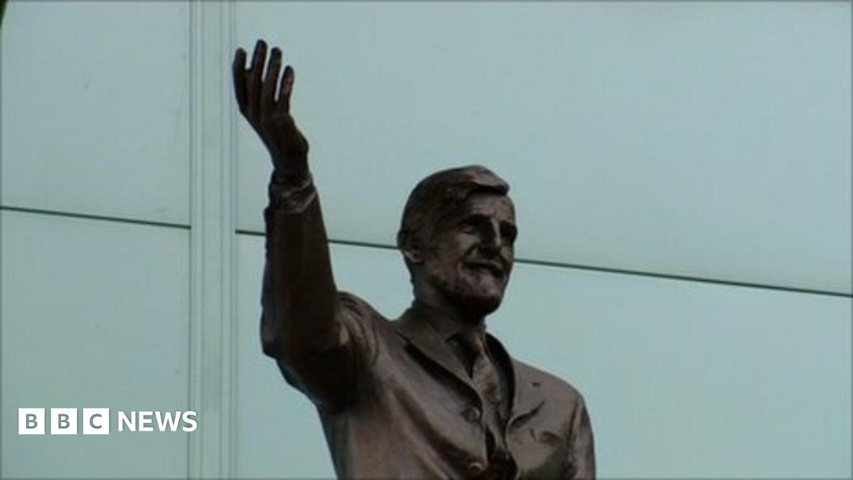 Jimmy Hill statue unveiled at Coventry's Ricoh Arena - BBC News