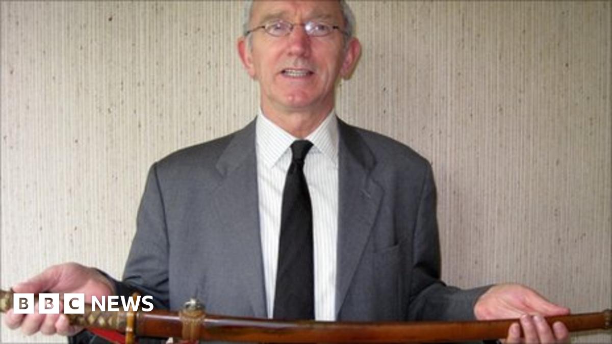 Soldier William Weightman's sword returned to Japan - BBC News