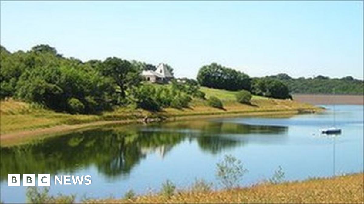 South West reservoirs 'half full' water company reveals - BBC News
