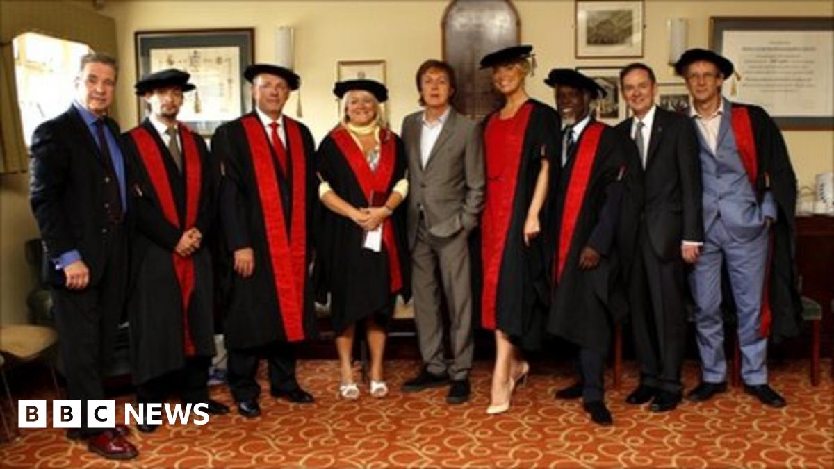 Lipa graduation: Sir Paul McCartney celebrates with students - BBC News