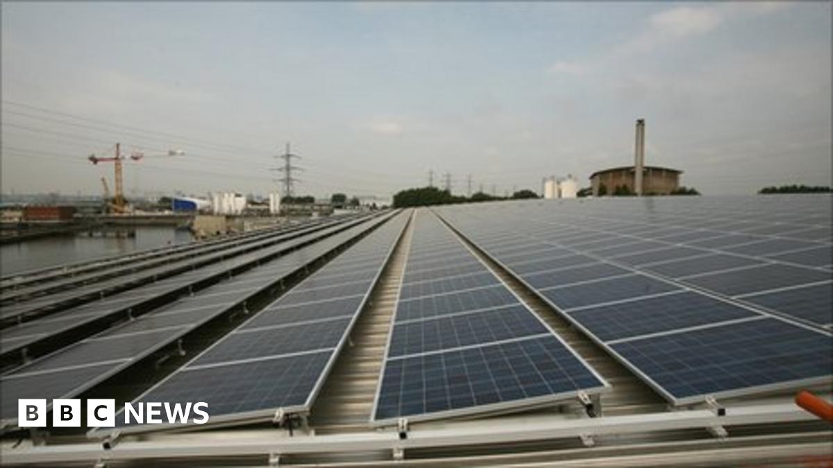 Thames Water solar panels at three treatment works sites - BBC News