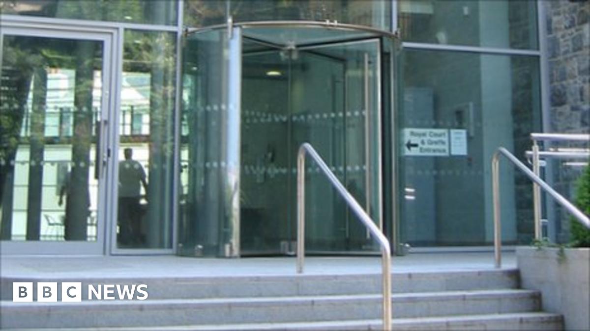 Guernsey's Charles Falla and Michael Le Huray on drug charges - BBC News