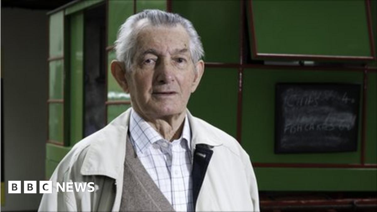 Norman Cornish: The last pitman painter - BBC News