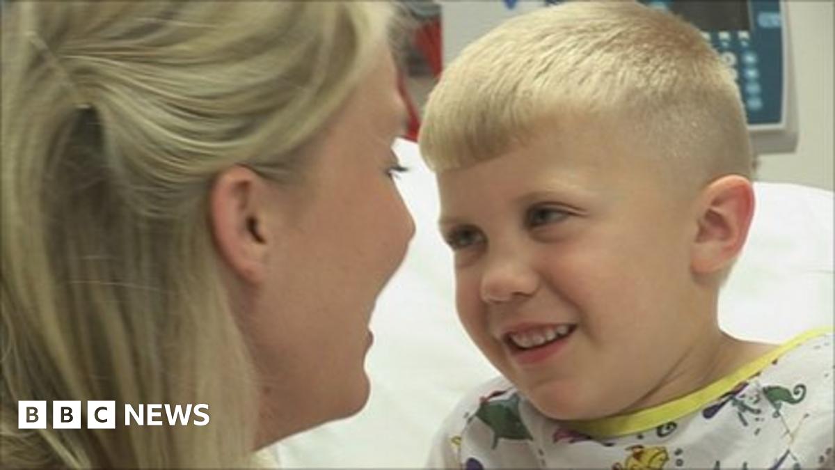 YouTube appeal boy recovers from surgery - BBC News