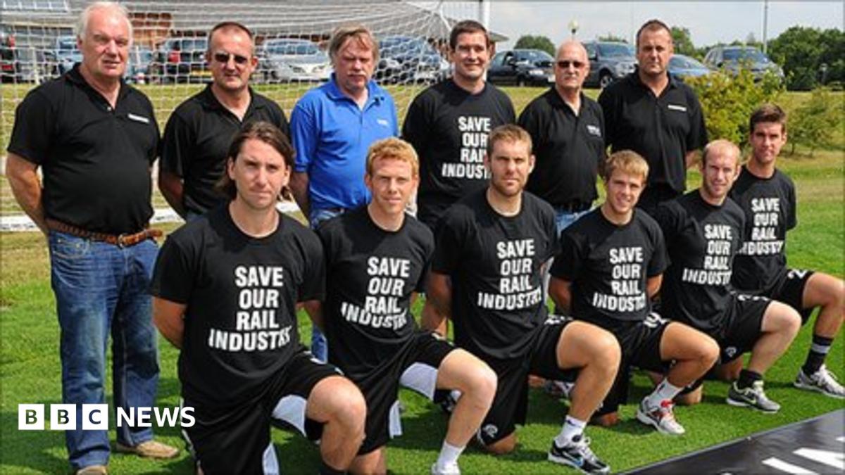 Derby County players to wear T-shirts for Bombardier - BBC News