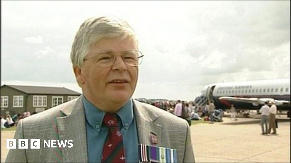 Army fantasist John Livesey jailed for lying to court - BBC News