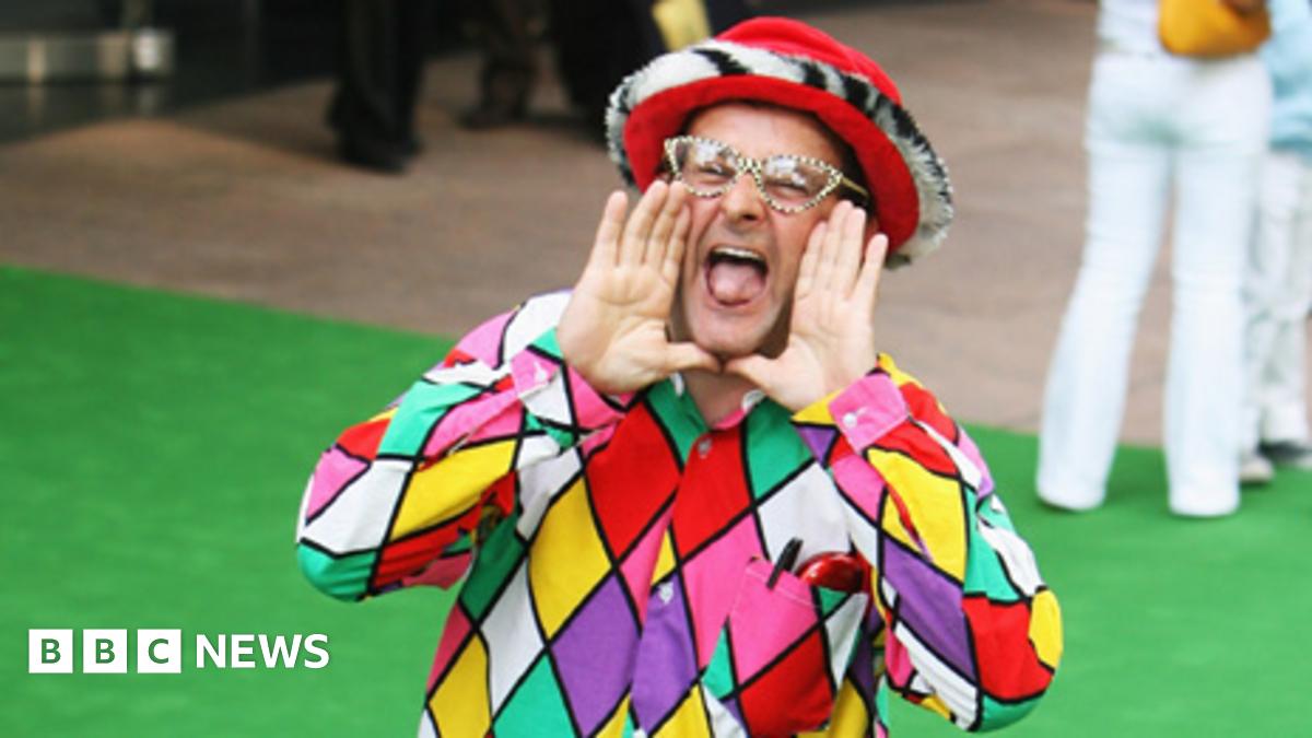Timmy Mallett set for Maidenhead Hollywood-style walk of fame - BBC News