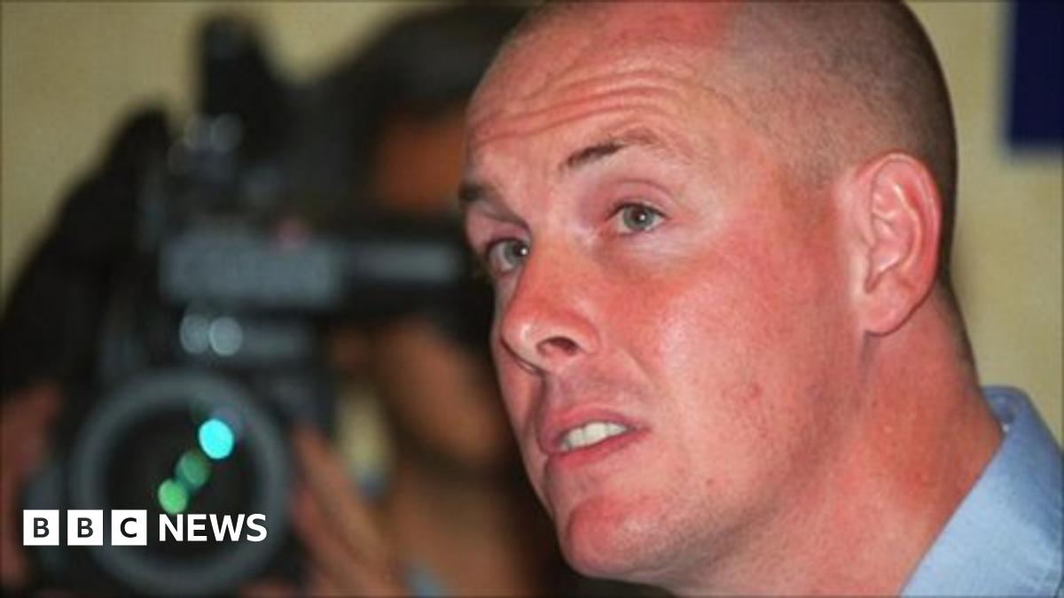 Nick Leeson apologises to Barings' boss for bank crash - BBC News