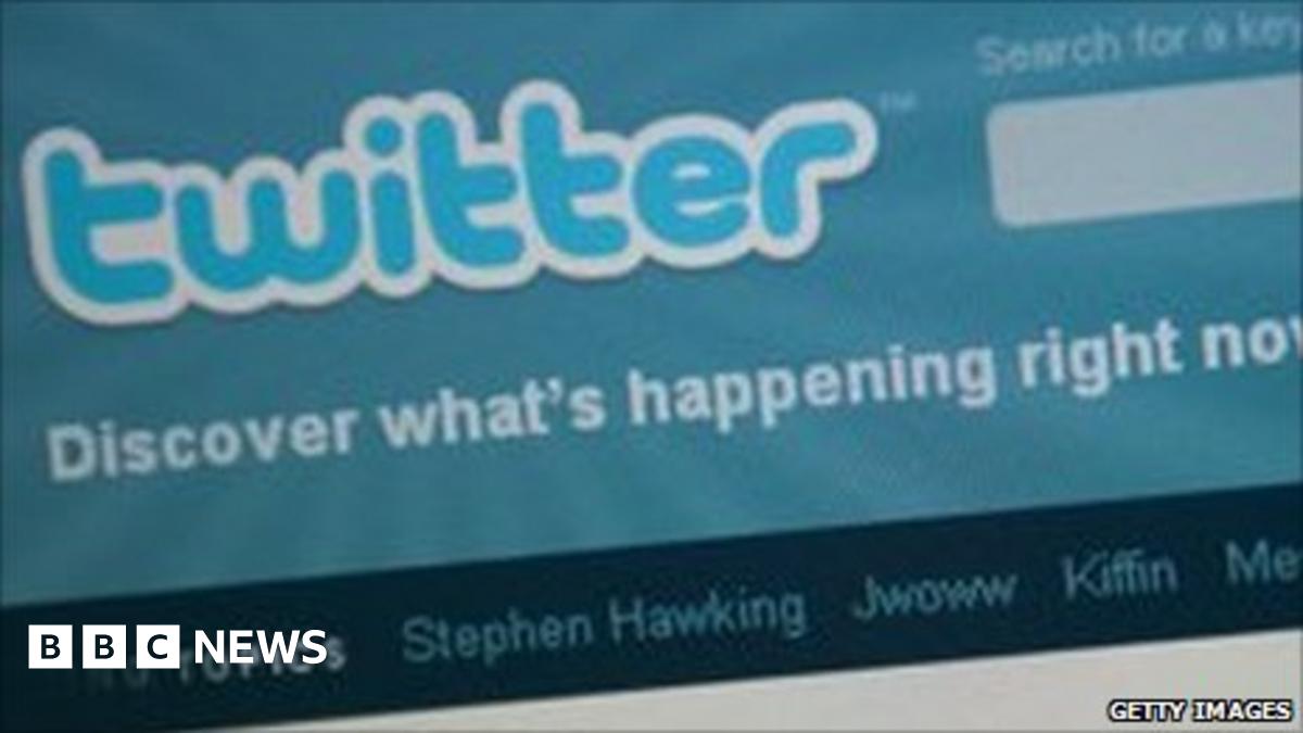 Twitter trial for Somerset bus services - BBC News