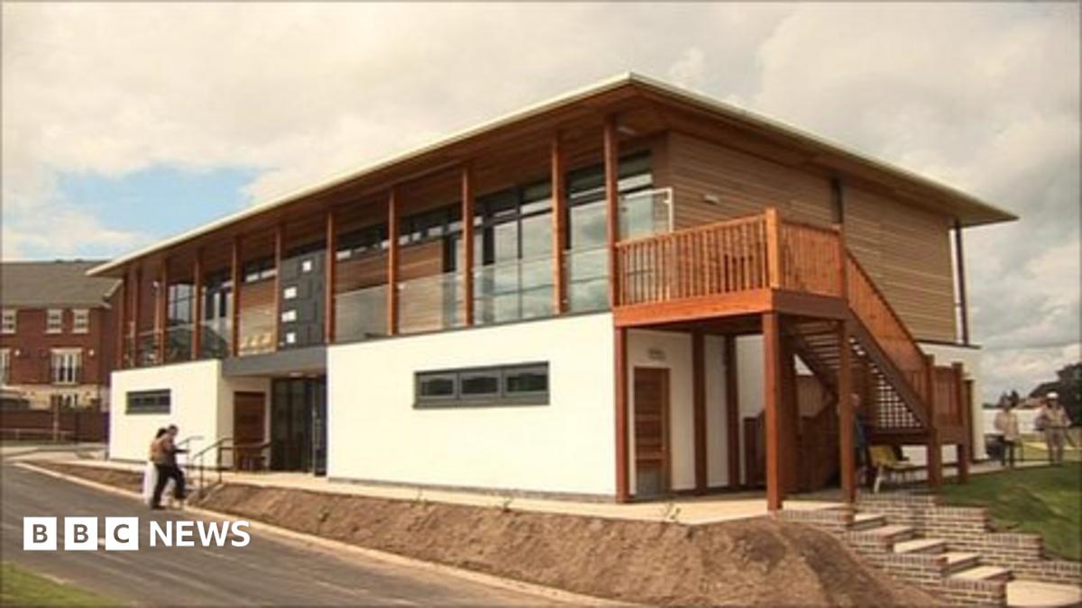Harrogate cricket club: Tim Bresnan opens new pavilion - BBC News