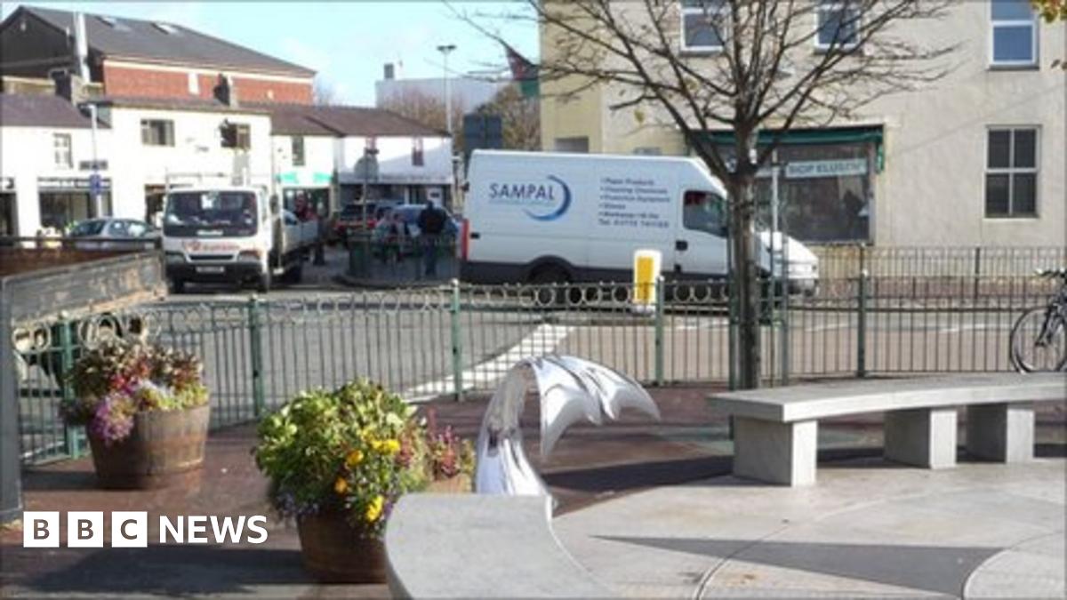 Pwllheli fish sculpture 'swims' under town streets - BBC News