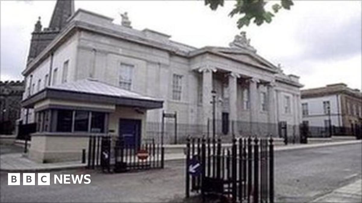 Man appears at Londonderry court on firearms charges - BBC News