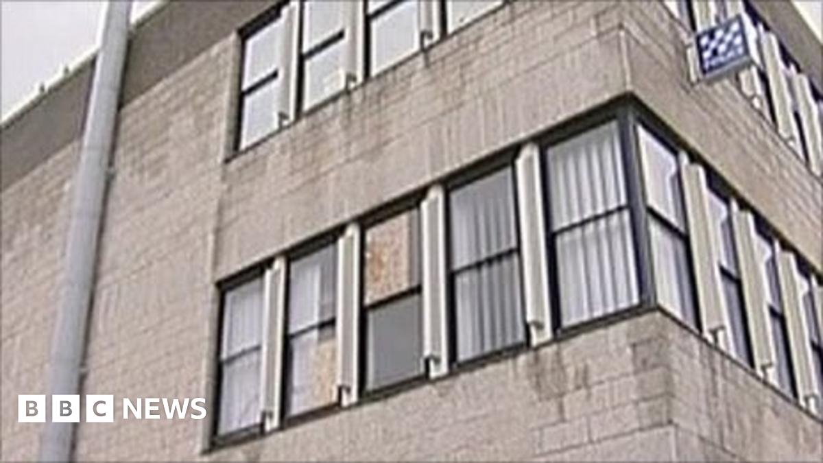 Washington police station attack probe sees more arrests - BBC News