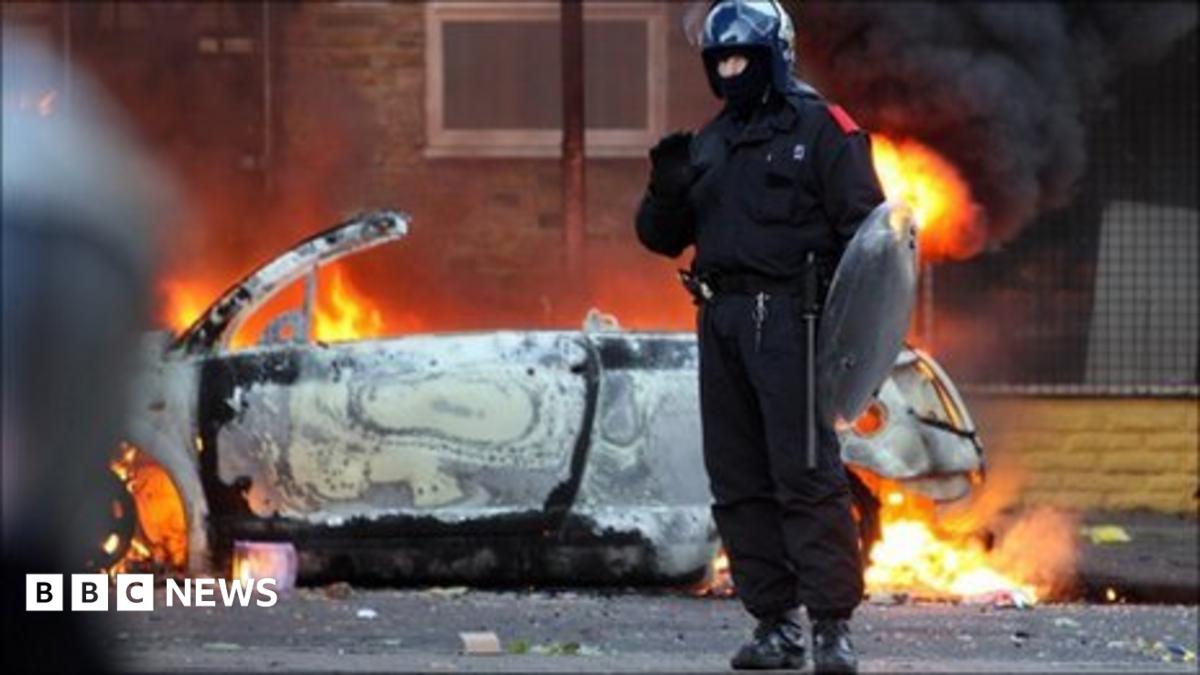 Cardiff mayor confident rioting will not hit Wales - BBC News