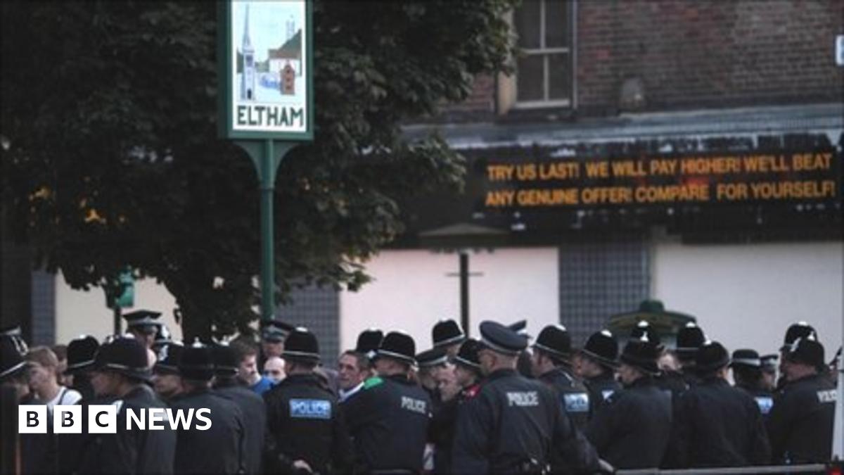 More baton rounds training at Metropolitan Police - BBC News