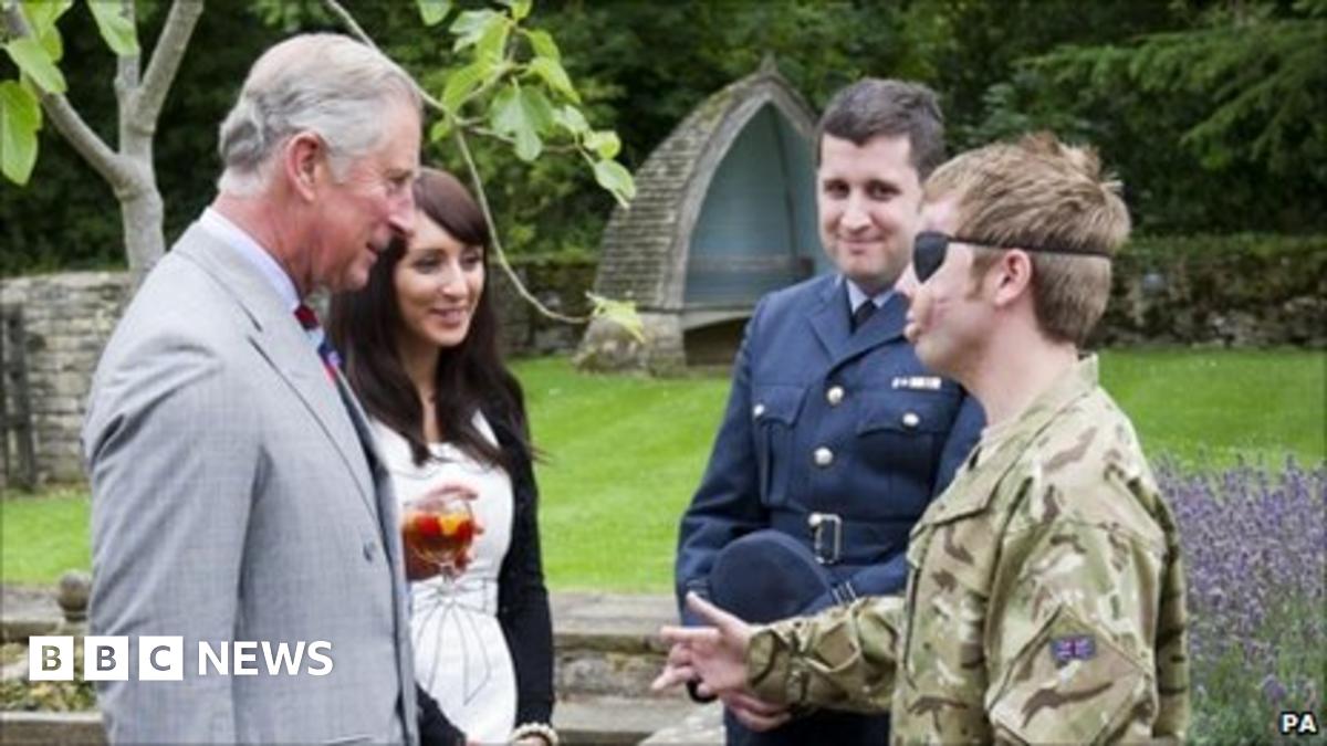 Telford soldiers awarded Captain Webb medal - BBC News
