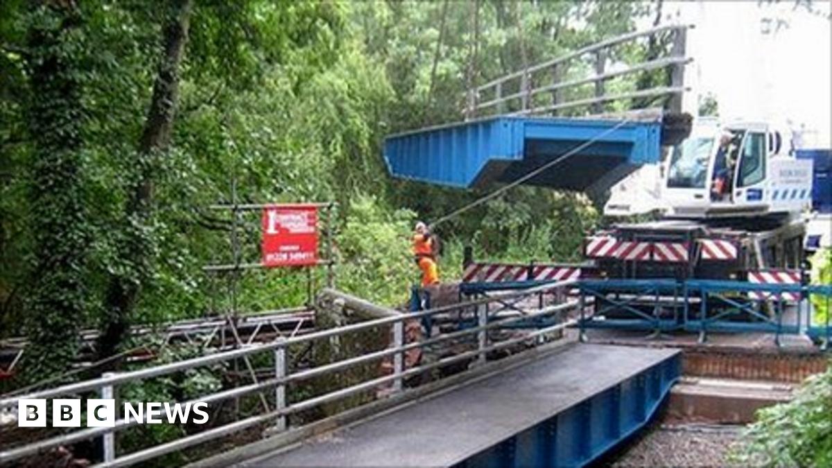 Great Corby flood-hit bridge replaced - BBC News