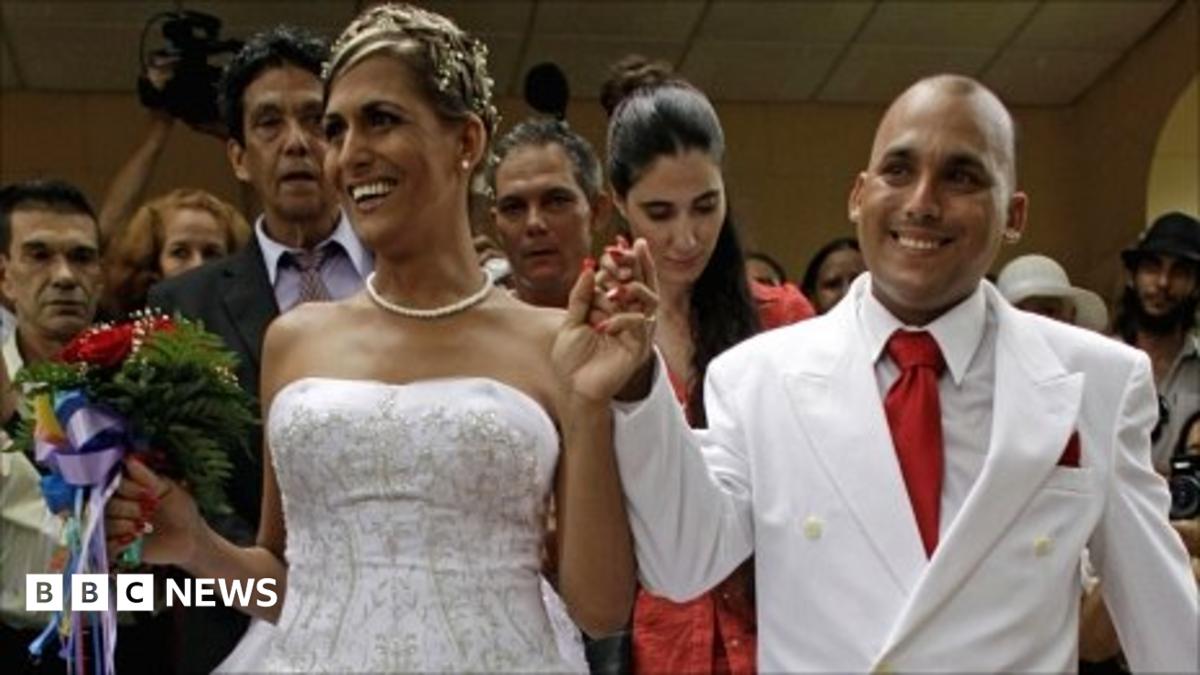 Cuba gay man and transgender woman marry - BBC News