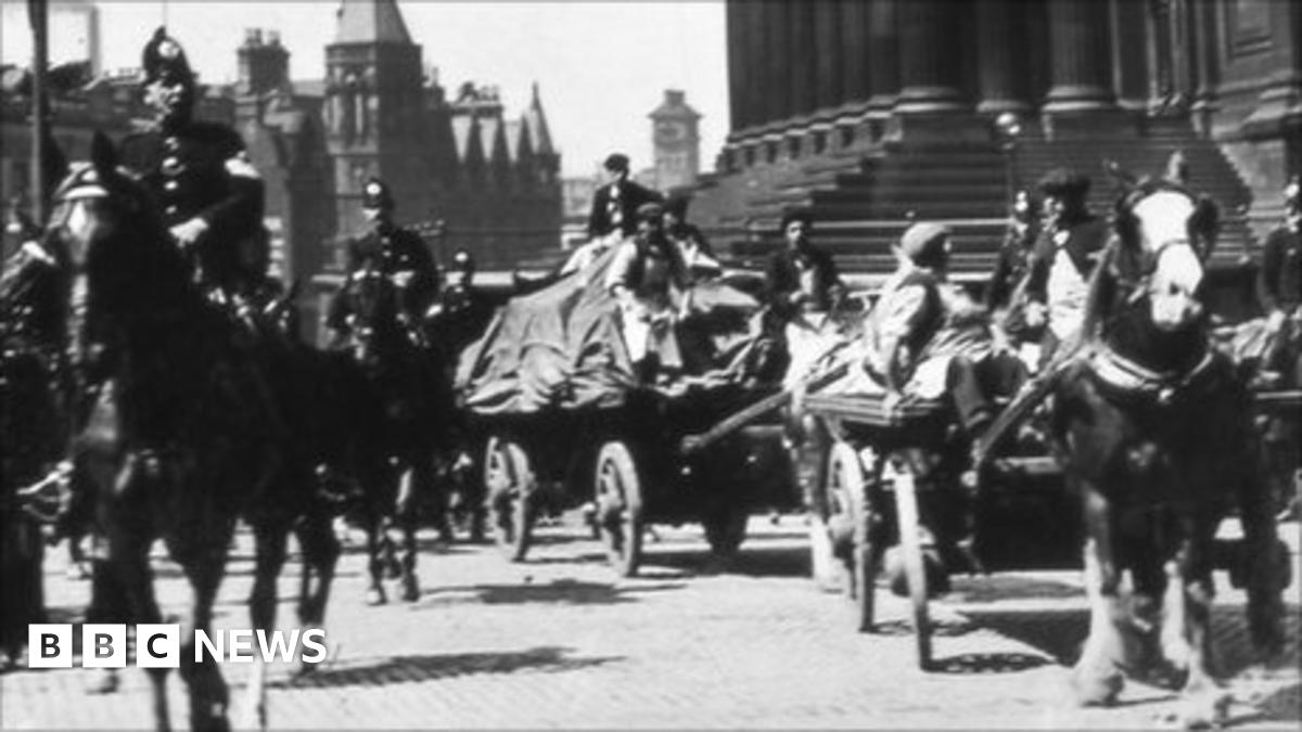 Liverpool's fatal 1911 riots remembered - BBC News